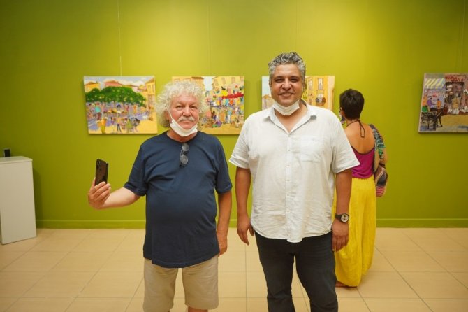 Ayvalıklı ressam Arif Buz’un sergisi ilgi çekti